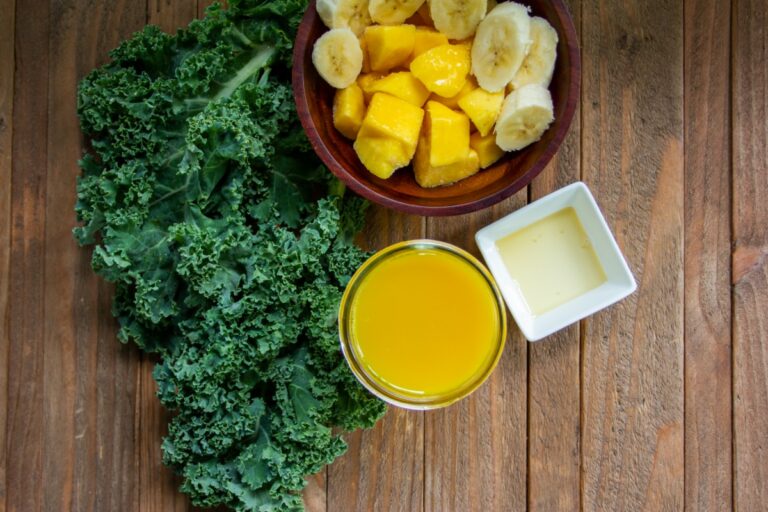 Kale Mango Smoothie | Golden Truffle