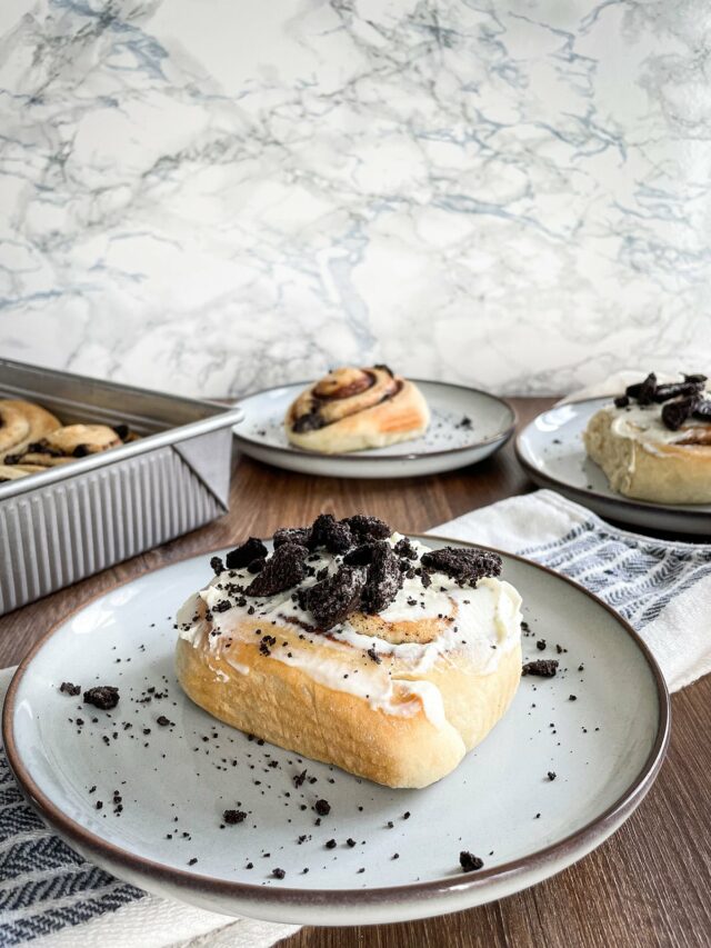 How To Make Cookies And Cream Cinnamon Rolls | Golden Truffle